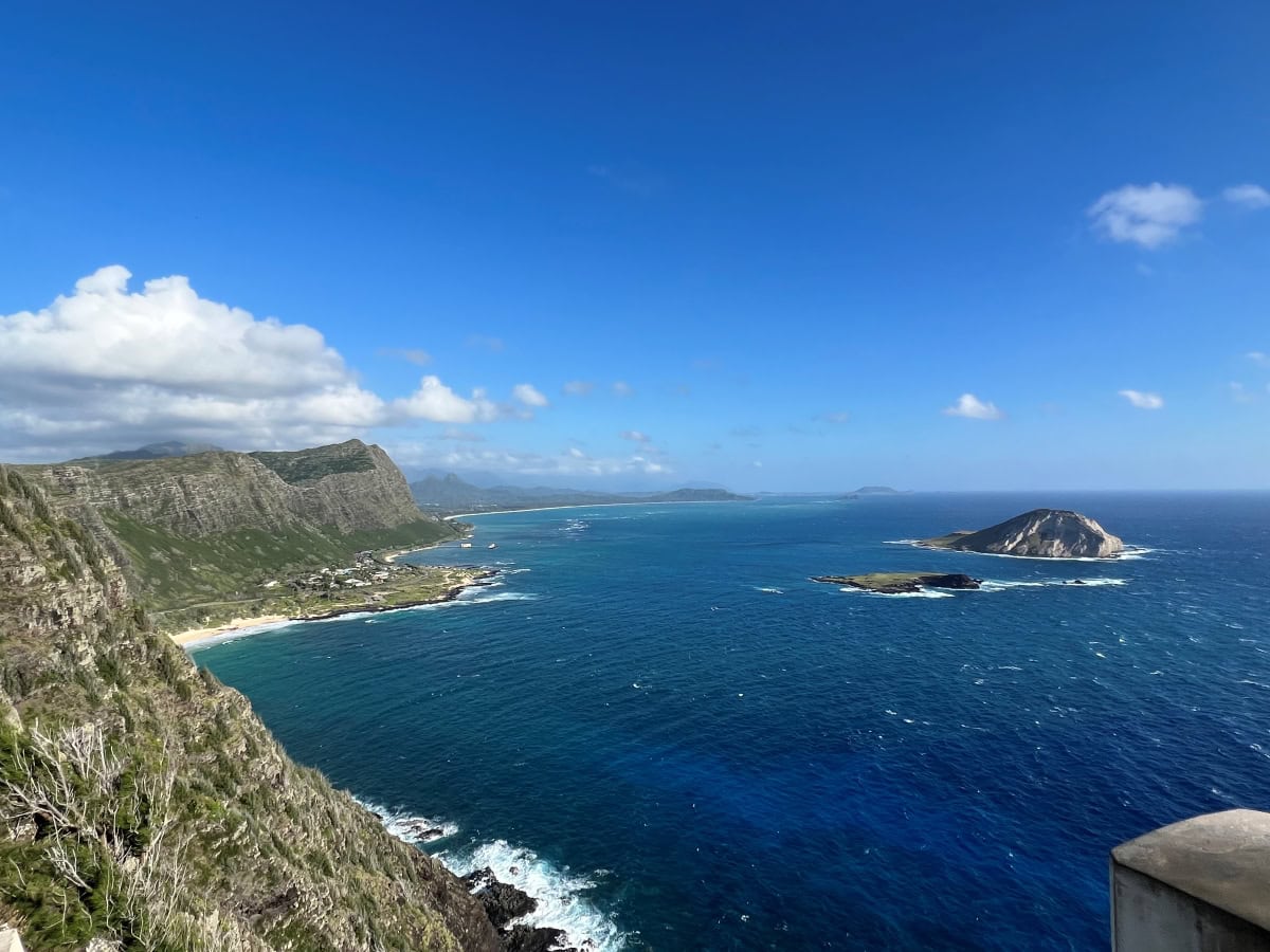 Hiking Makapu'u Point Lighthouse Trail in Oahu with epic views ...